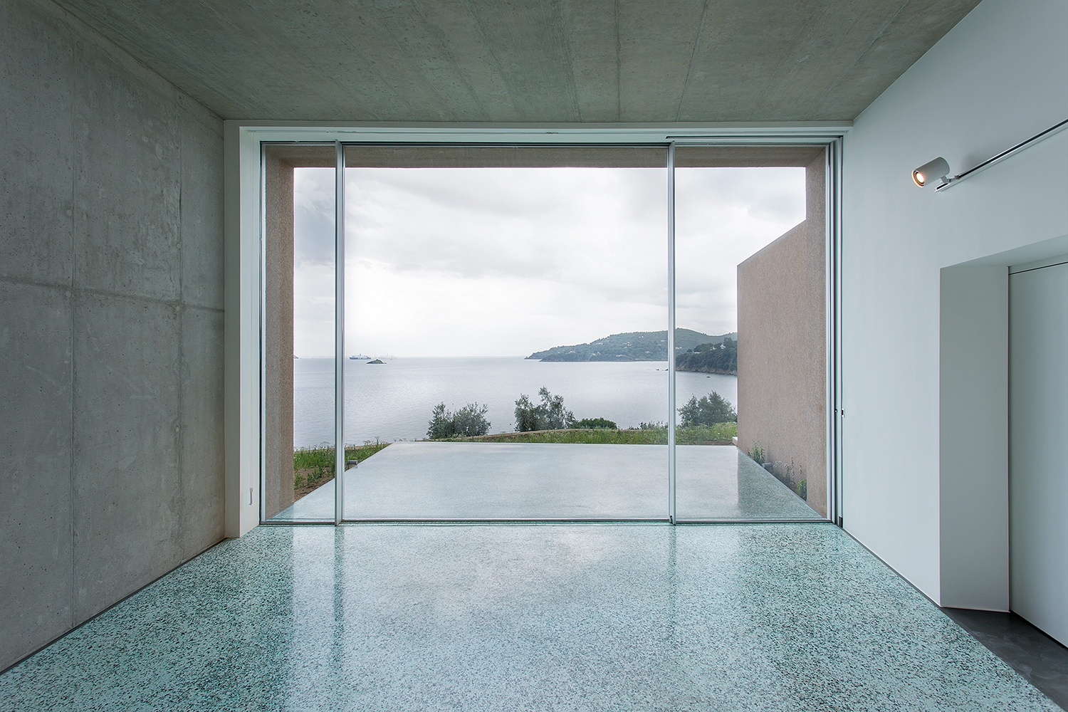 Minimalist Window - ah! Invisible Frame from panoramah!®