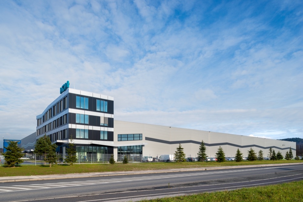 Trimoterm and Qbiss One in Warehouses from Trimo