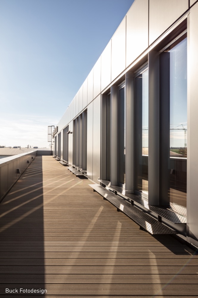 Trimoterm and Qbiss One in Warehouses from Trimo