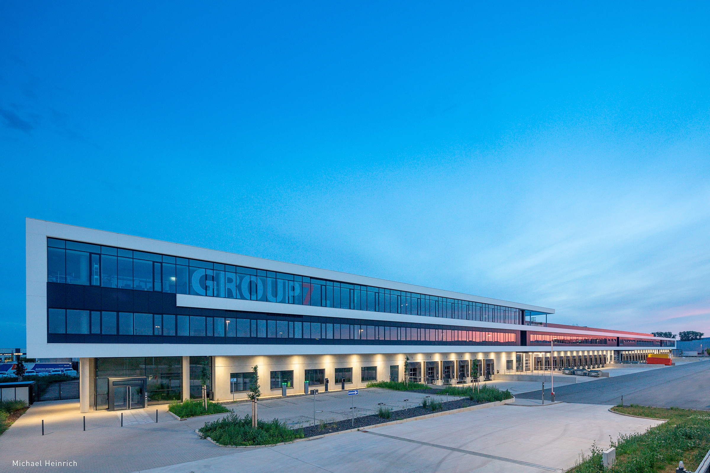 Trimoterm and Qbiss One in Warehouses from Trimo