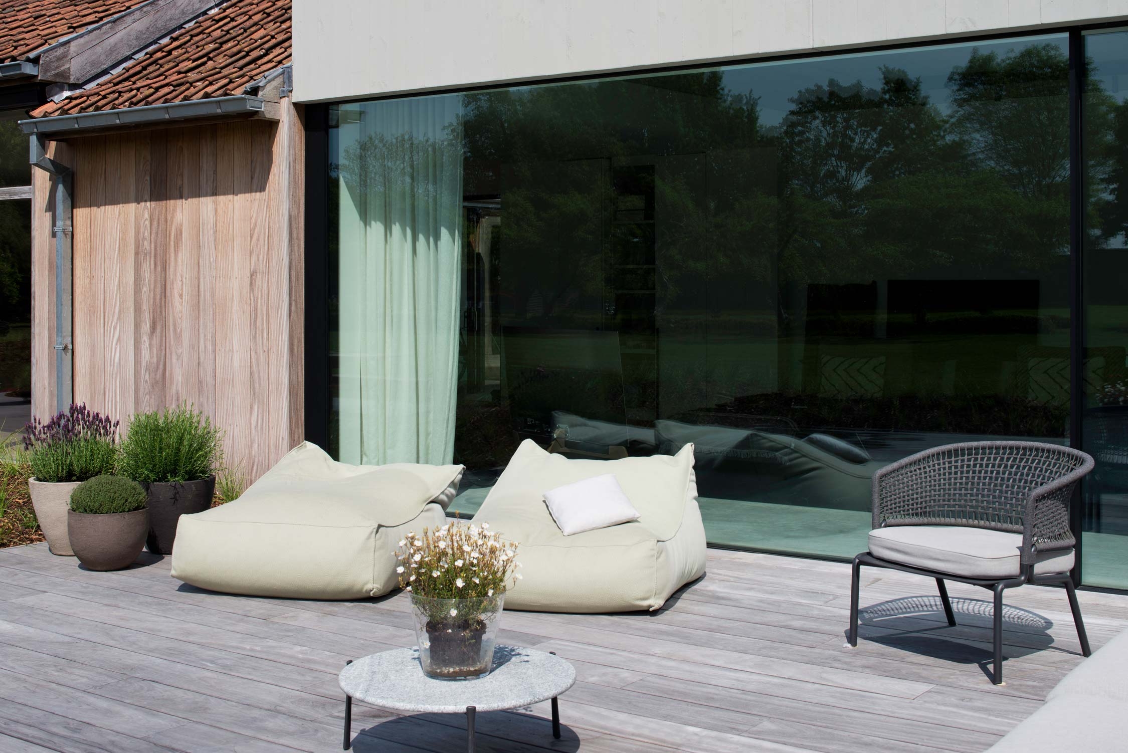 Corner Window in Entourage Residence from Orama Minimal Frames