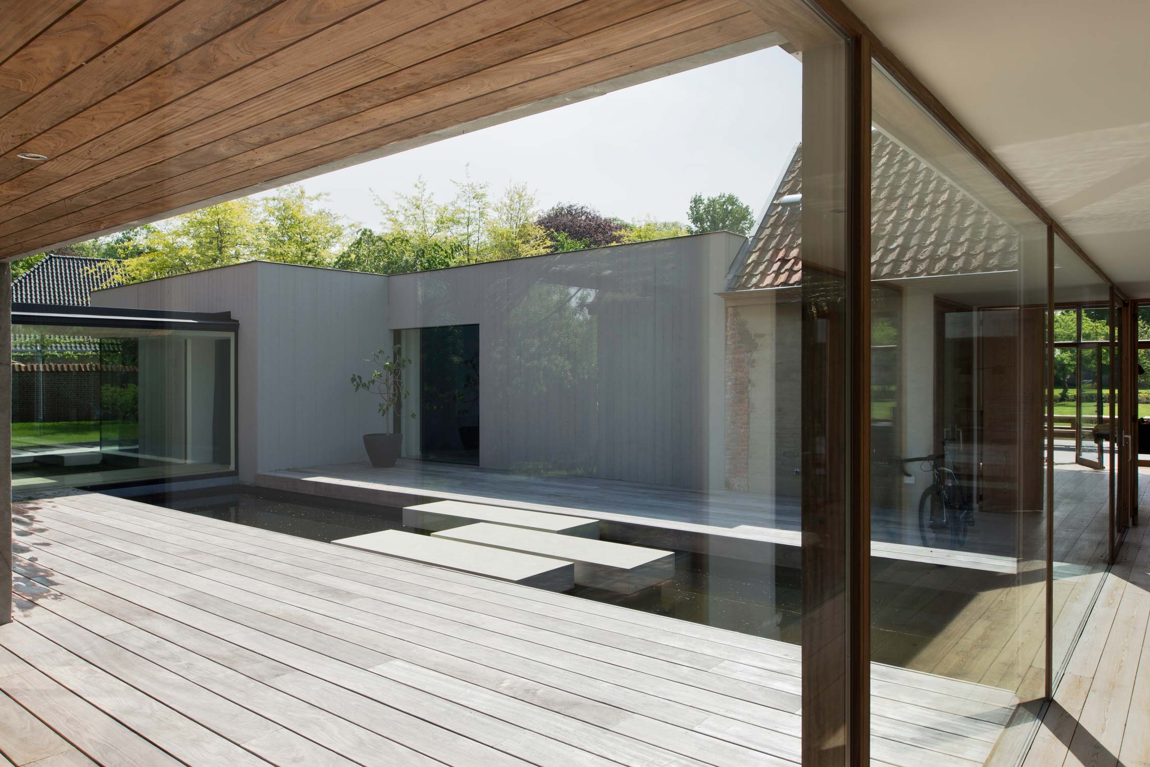 Corner Window in Entourage Residence from Orama Minimal Frames