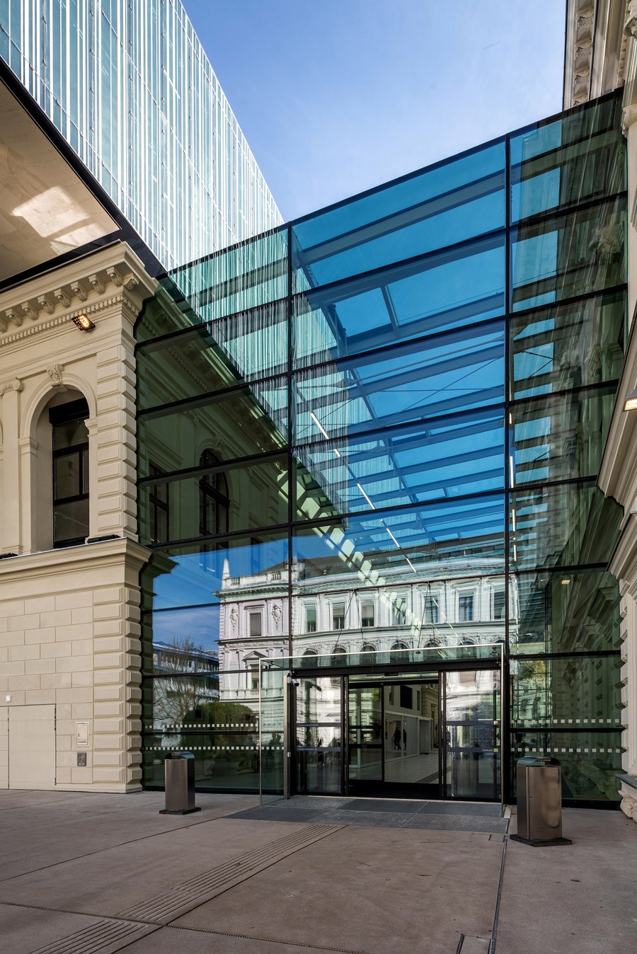 Glass Facade in University Library from Jansen