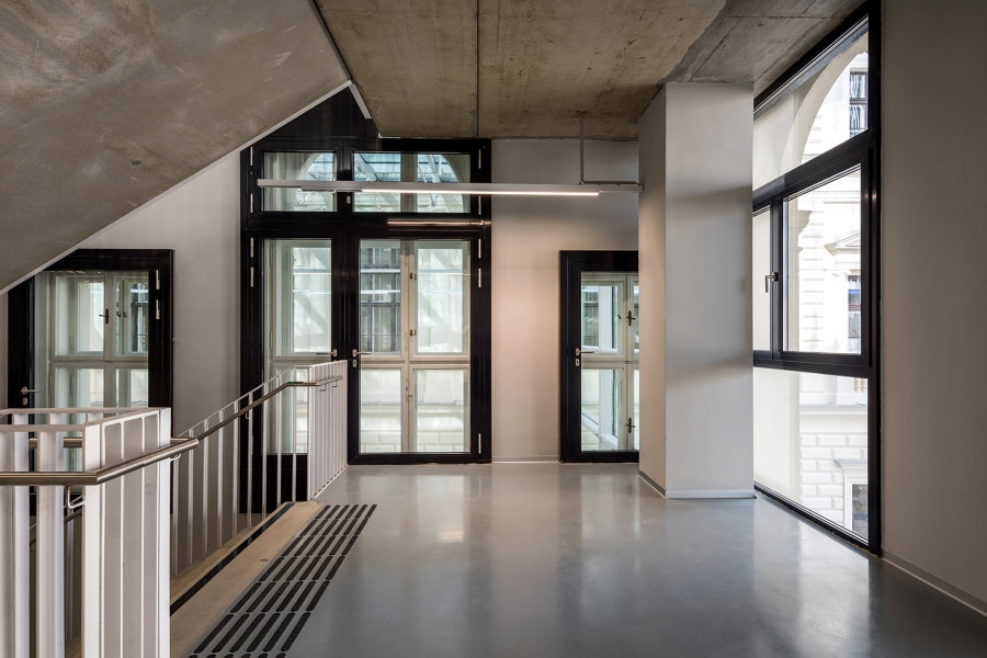 Glass Facade in University Library from Jansen