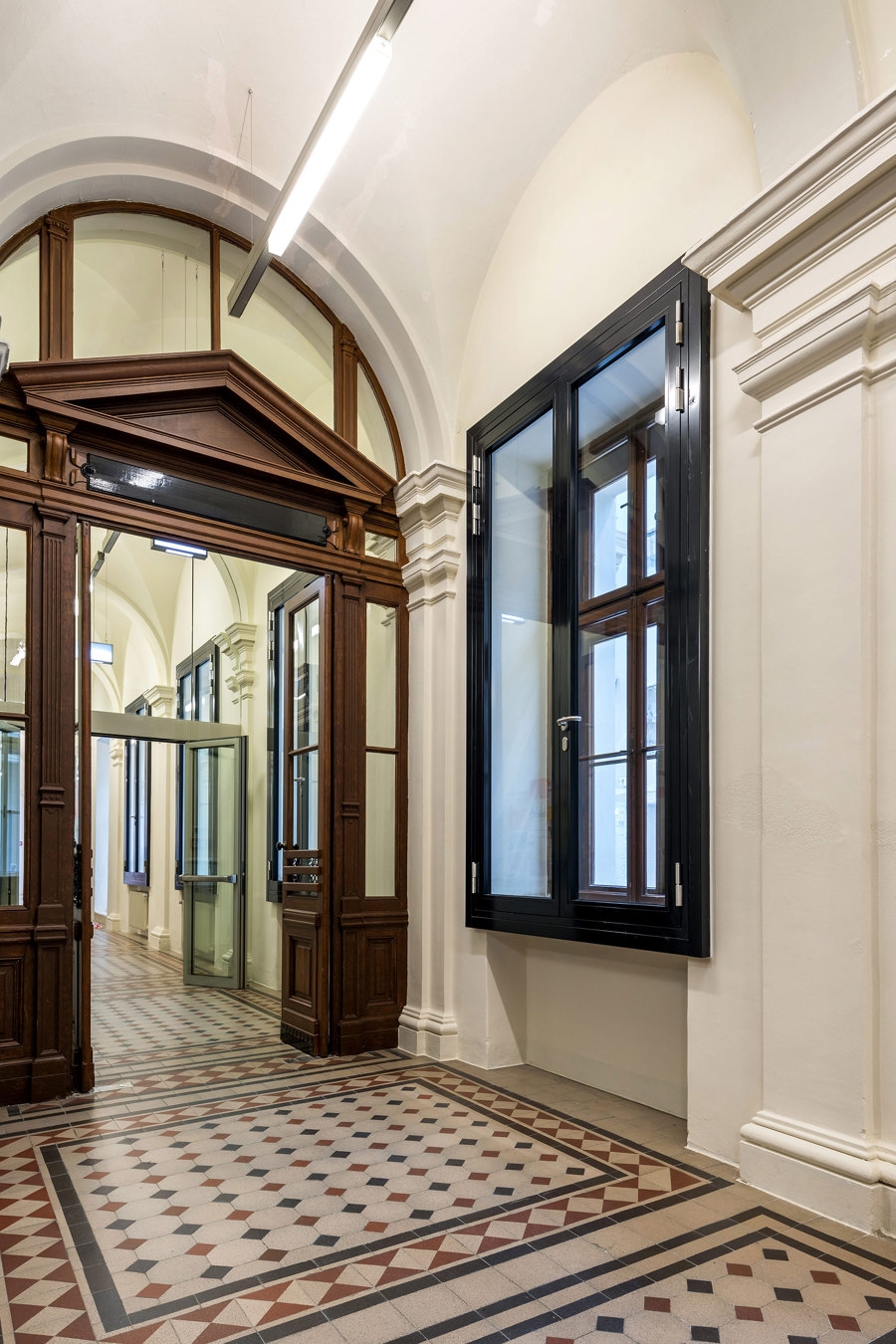 Glass Facade in University Library from Jansen