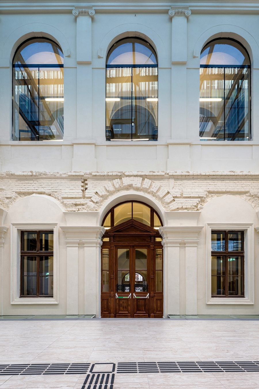 Glass Facade in University Library from Jansen
