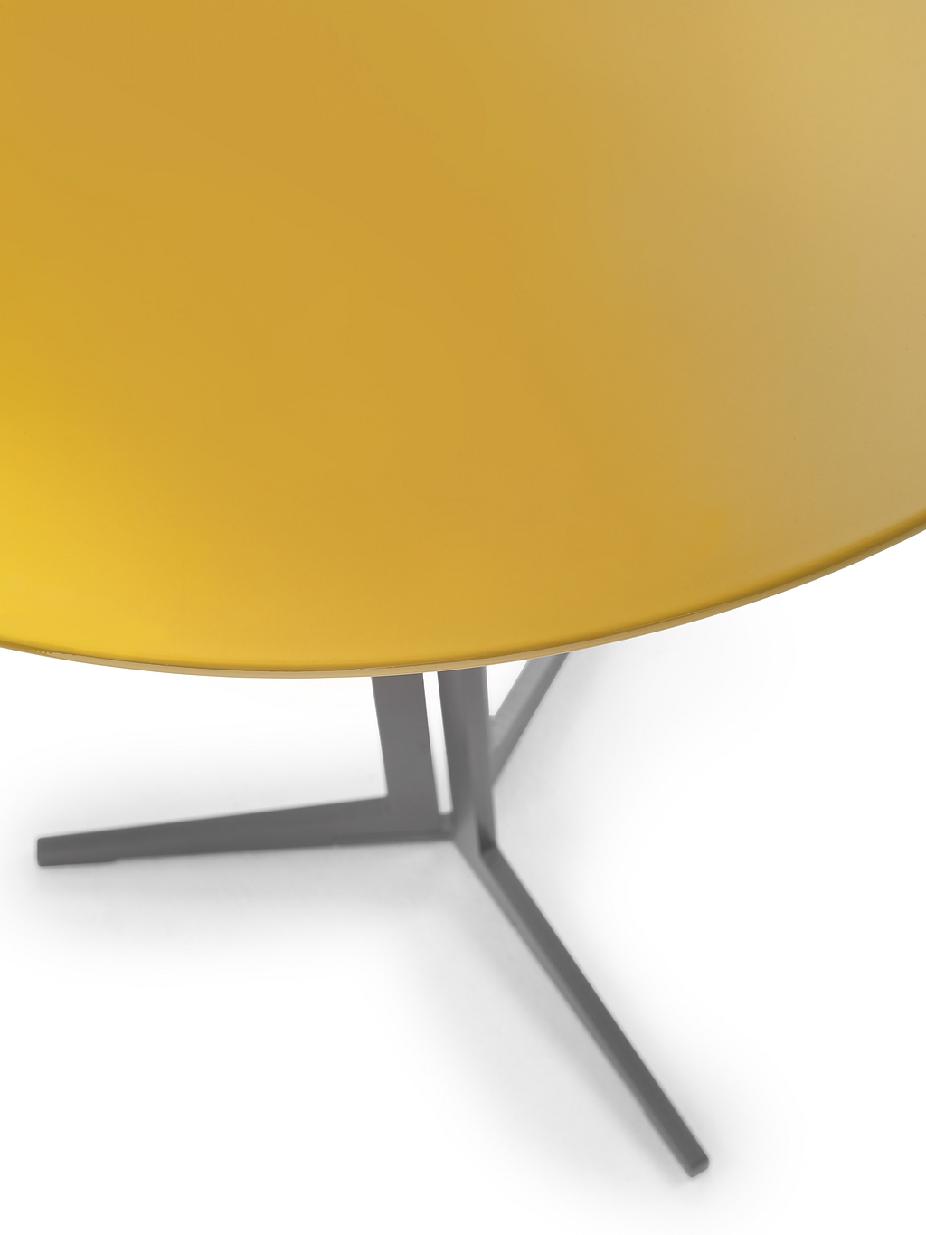 Interior Dining Table - Fly from Flexform