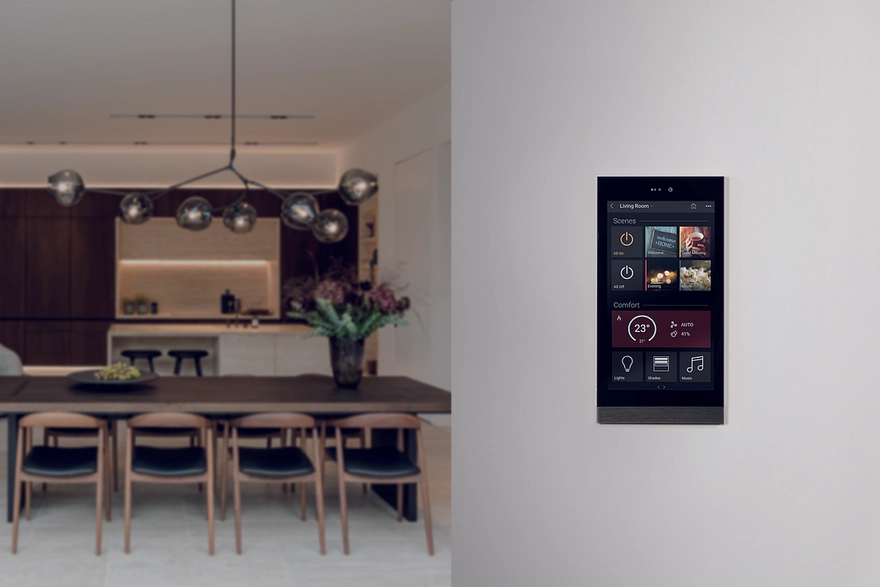 Smart Home Control Display – Ellie from Basalte