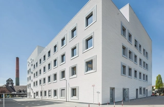 Glazed Brick Facade for Martini School | ALPHATON® from MOEDING