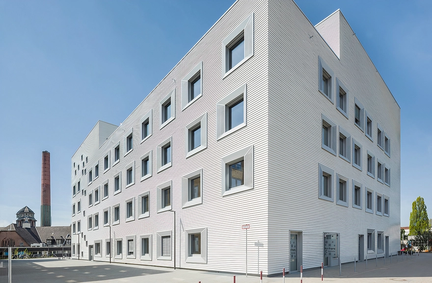 Ceramic Facade With ALPHATON® Tiles at CubexOne from MOEDING