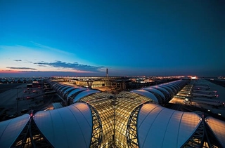 Vidrio de baja emisividad - Solarban® Optiblue® de Vitro Arquitectónico