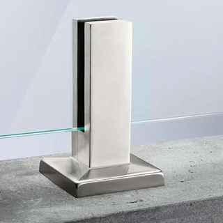 Modern Geometric Post & Rail | Square Line from Q-railing