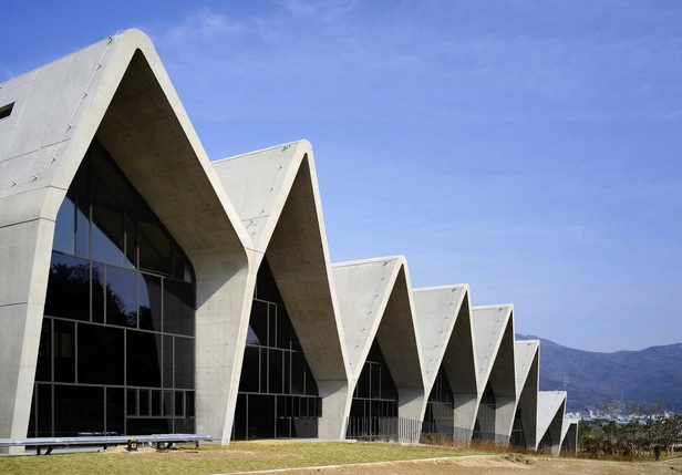 Design Strategy & Research Center / THE_SYSTEM LAB | ArchDaily